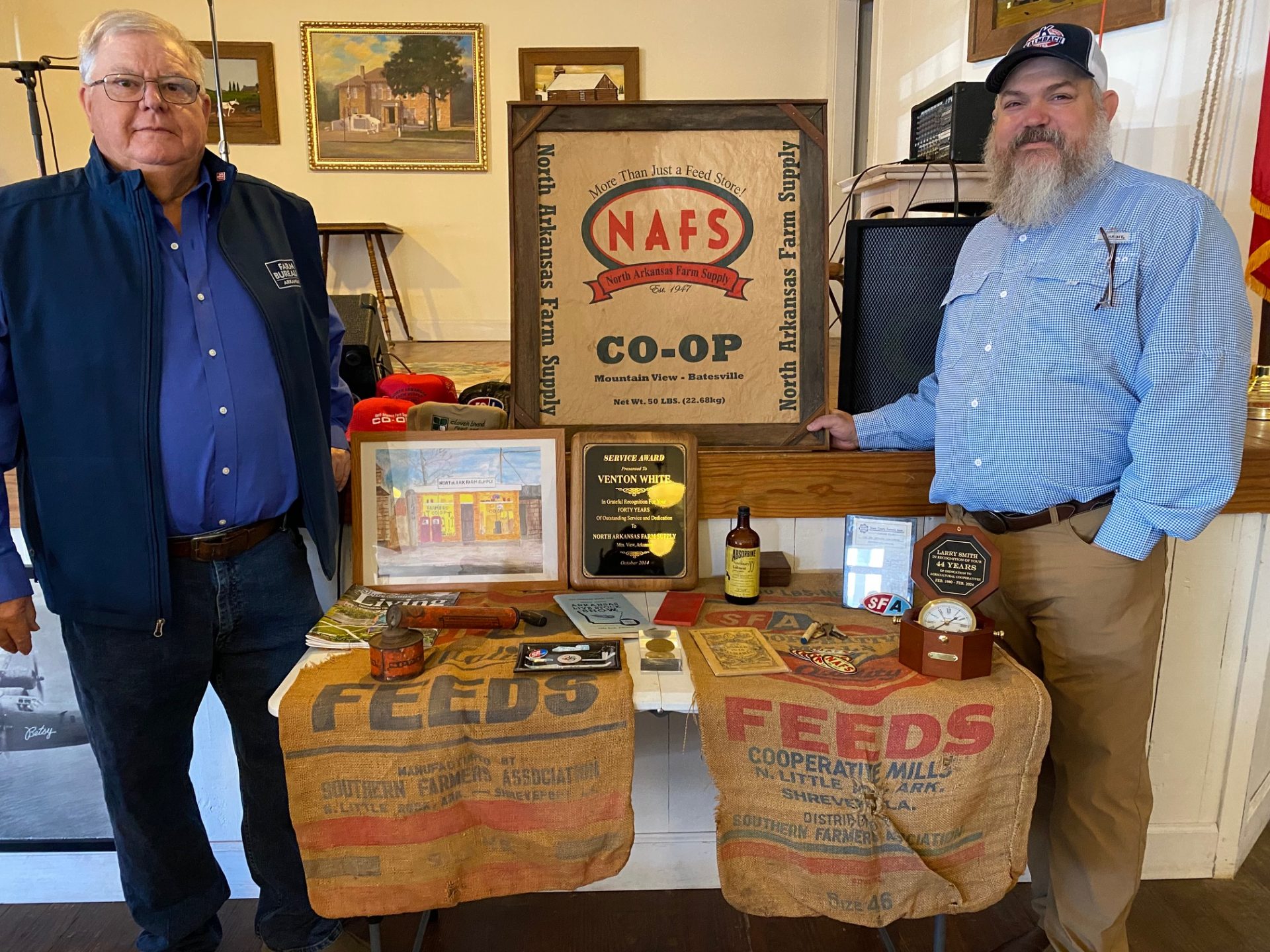 Larry Smith regales crowd with early Farmers Cooperative stories ...